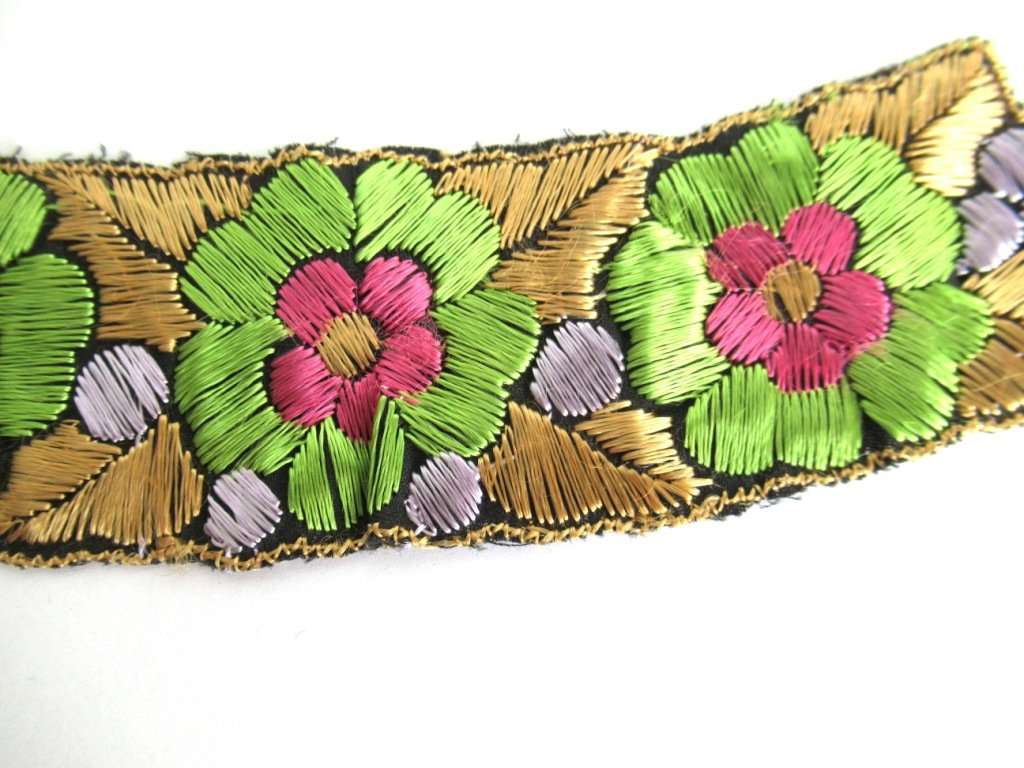 Trim Applique, 1930s floral embroidered applique. Sewing supply ...