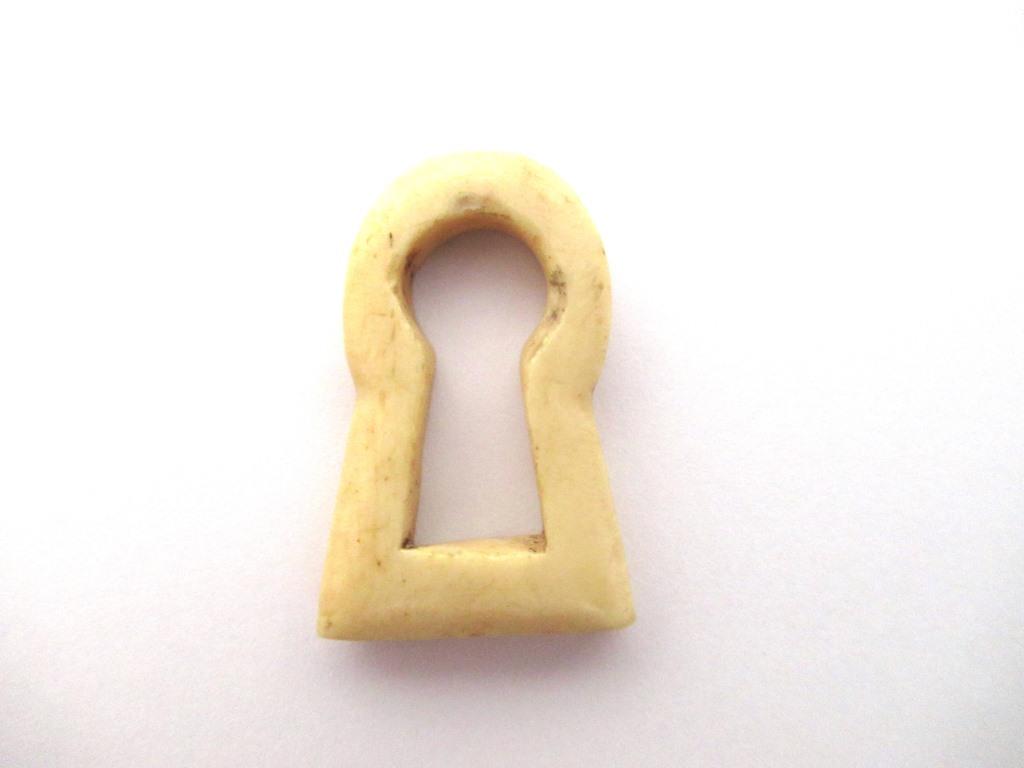 Antique Bone Keyhole cover, bone escutcheon, key hole frame – UpperDutch
