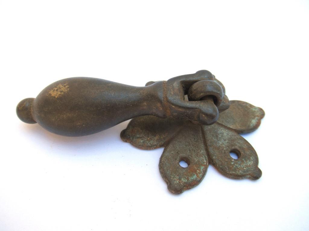Drawer Handle. Antique rusty Drop pull – UpperDutch