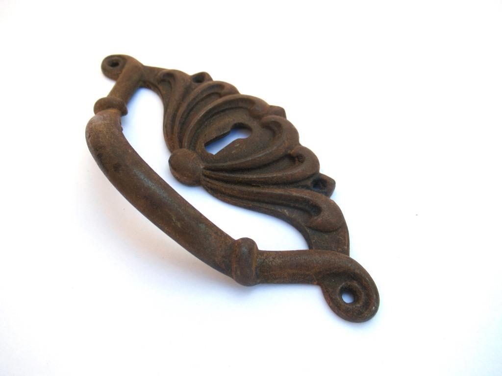 Vintage drawer pull with keyhole – UpperDutch
