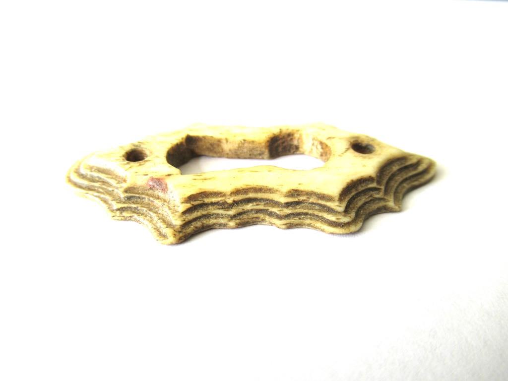 Antique bone escutcheon, keyhole cover. – UpperDutch