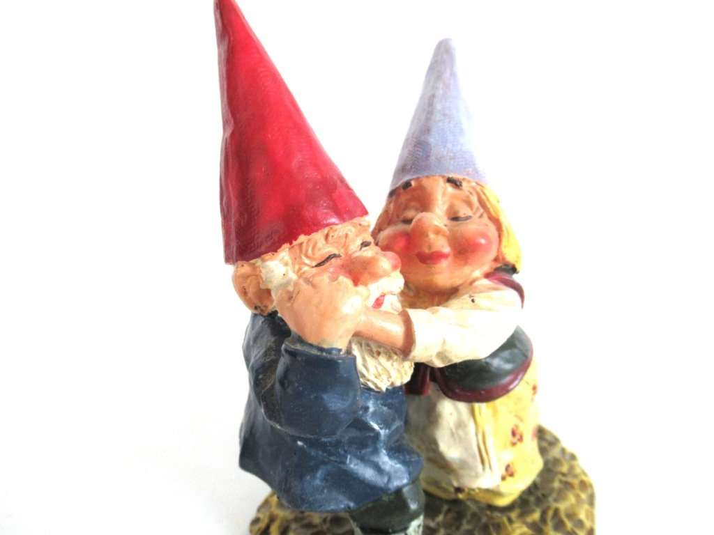 Dancing Gnome couple after a design by Rien Poortvliet – UpperDutch