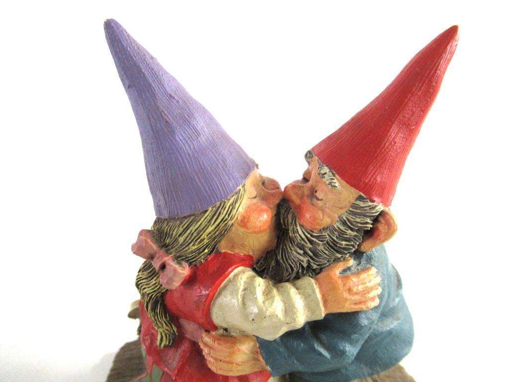 Dancing Gnome couple, kissing gnome couple'Will and Ann' . David the g ...