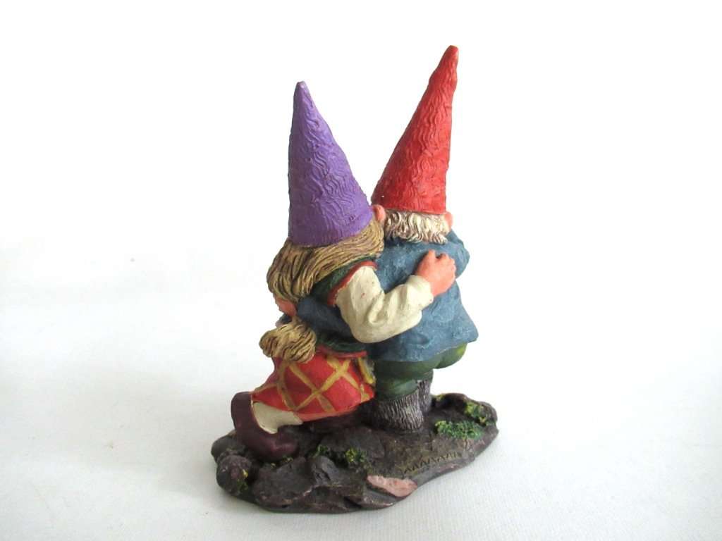 Dancing gnome couple Rien Poortvliet gnome firgurine. Classic Gnomes s ...