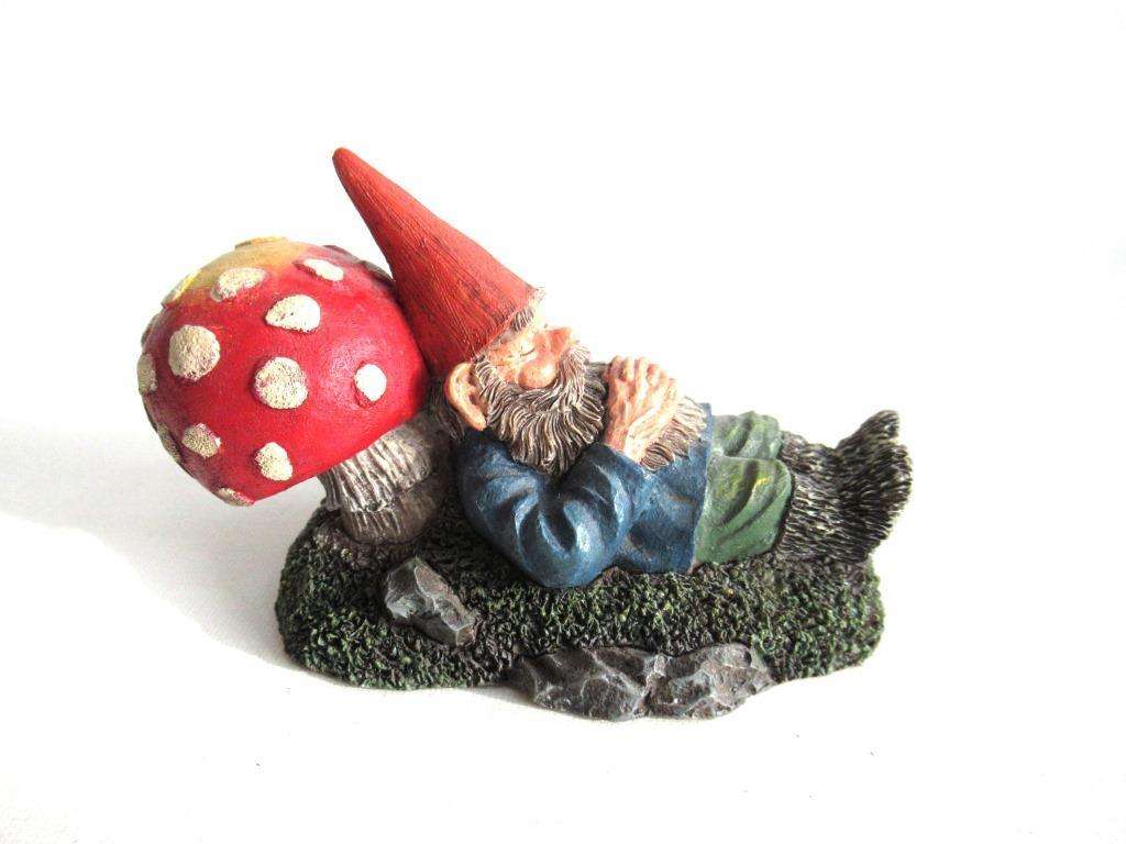Gnome sleeping against a Mushroom. Rien Poortvliet Sleeping Gnome Figu ...