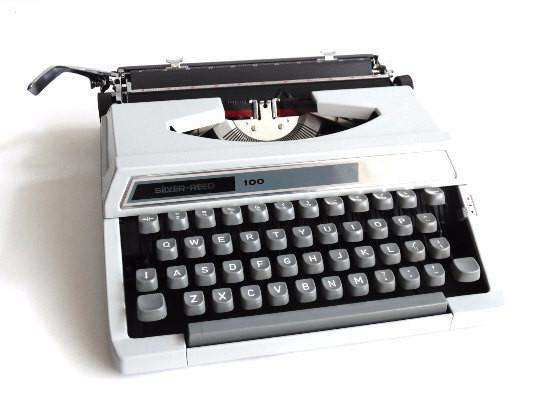 Typewriter Silver-Reed 100, working gray portable typewriter 1970s Jap ...